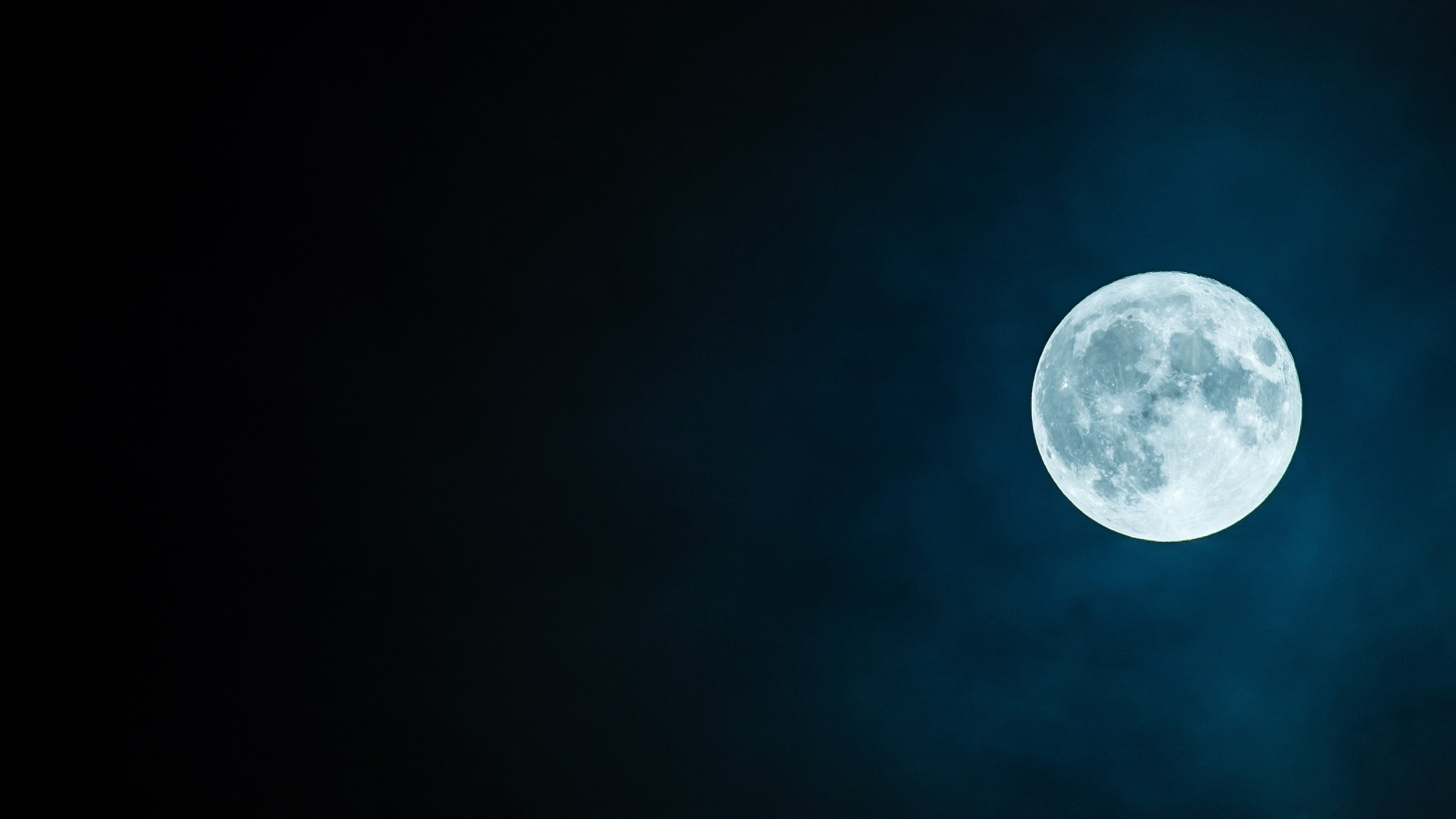 The Moon Realtor. Buy Land on the Moon, a unique gift.